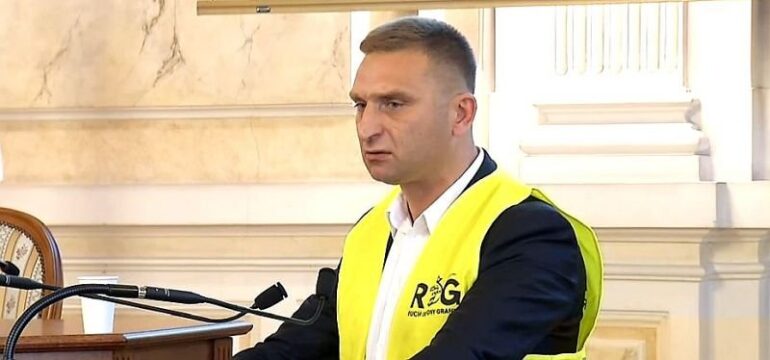 Pokłócili się o imigrantów. Na sali sesyjnej były krzyki - i Robert ...